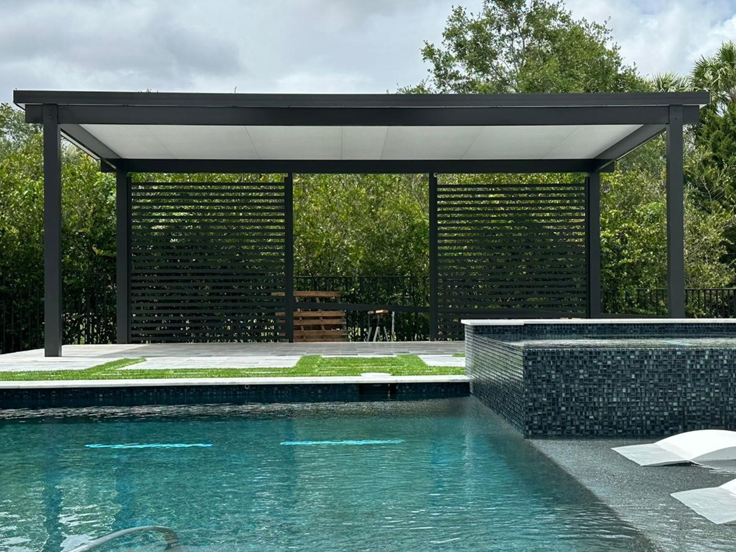 SuperGutter | Gutters, Screen Enclosures, and Fencing in Florida